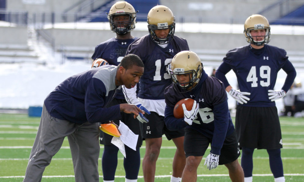 McGhee acclimating quickly to coaching MSU running backs – Skyline Sports